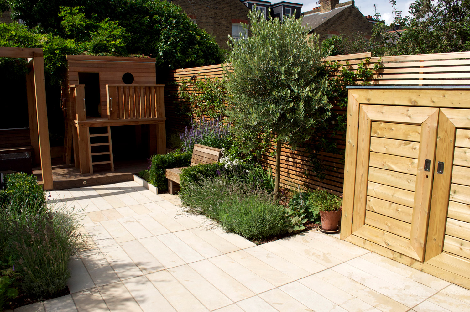 Landscape design for small gardens, by professional landscapers Landspace.