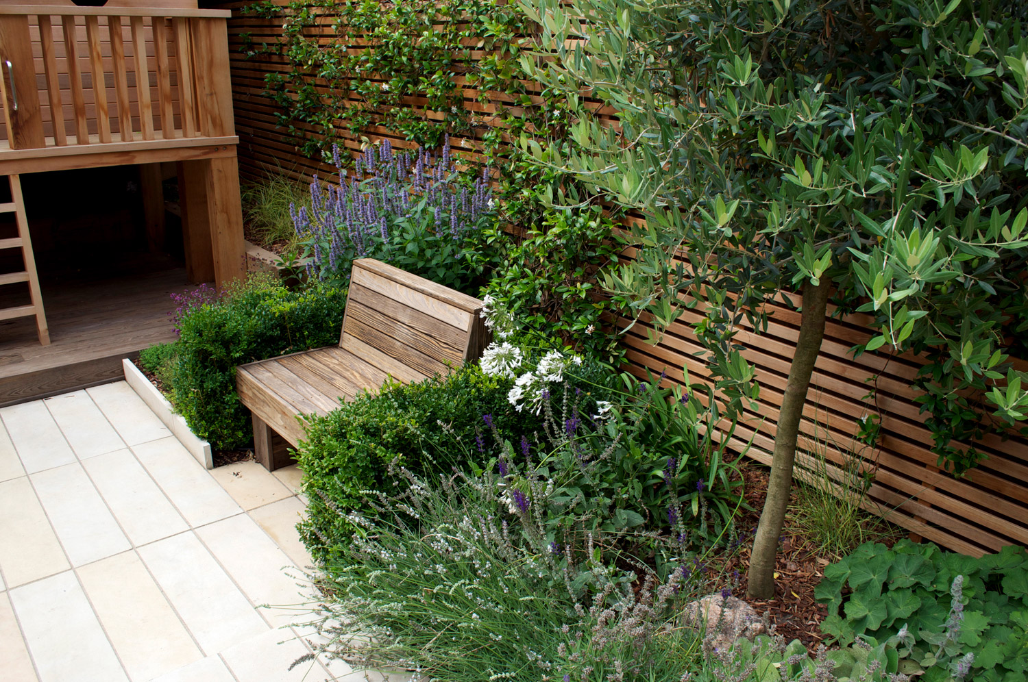 Landscape design for small gardens, by professional landscapers Landspace.