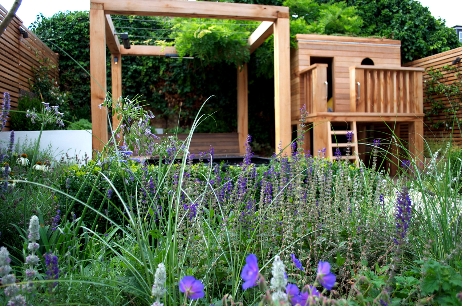 Landscape design for small gardens, by professional landscapers Landspace.