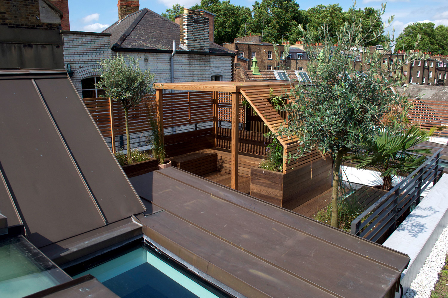 Garden landscape design for roof terraces & balconies.